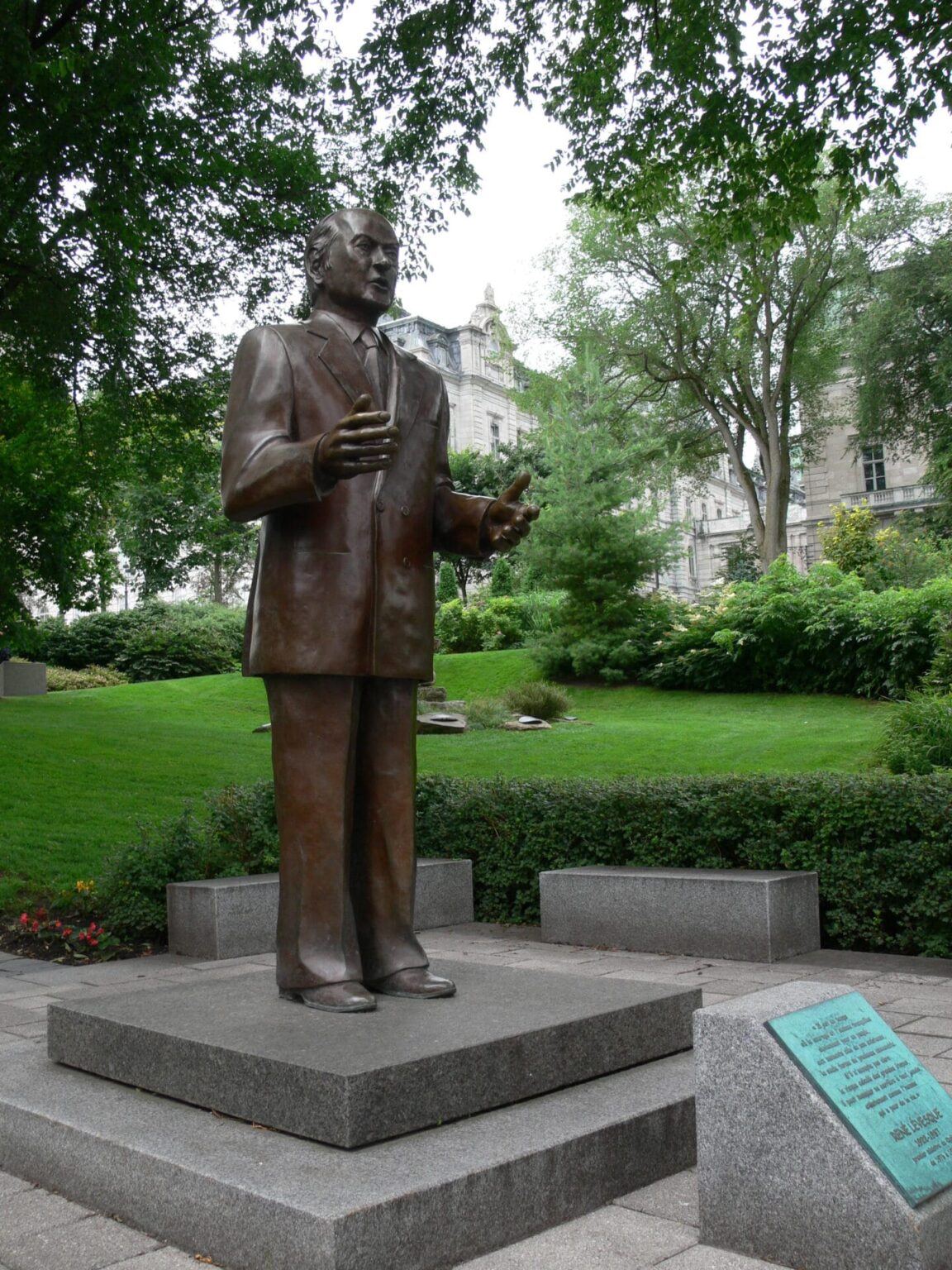 Monument René-Lévesque - Commission de la capitale nationale du Québec
