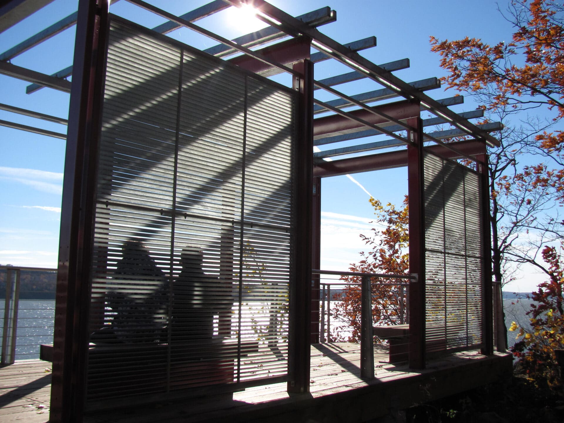 Plaque aux victimes de la Manseau 101 - Commission de la capitale ...
